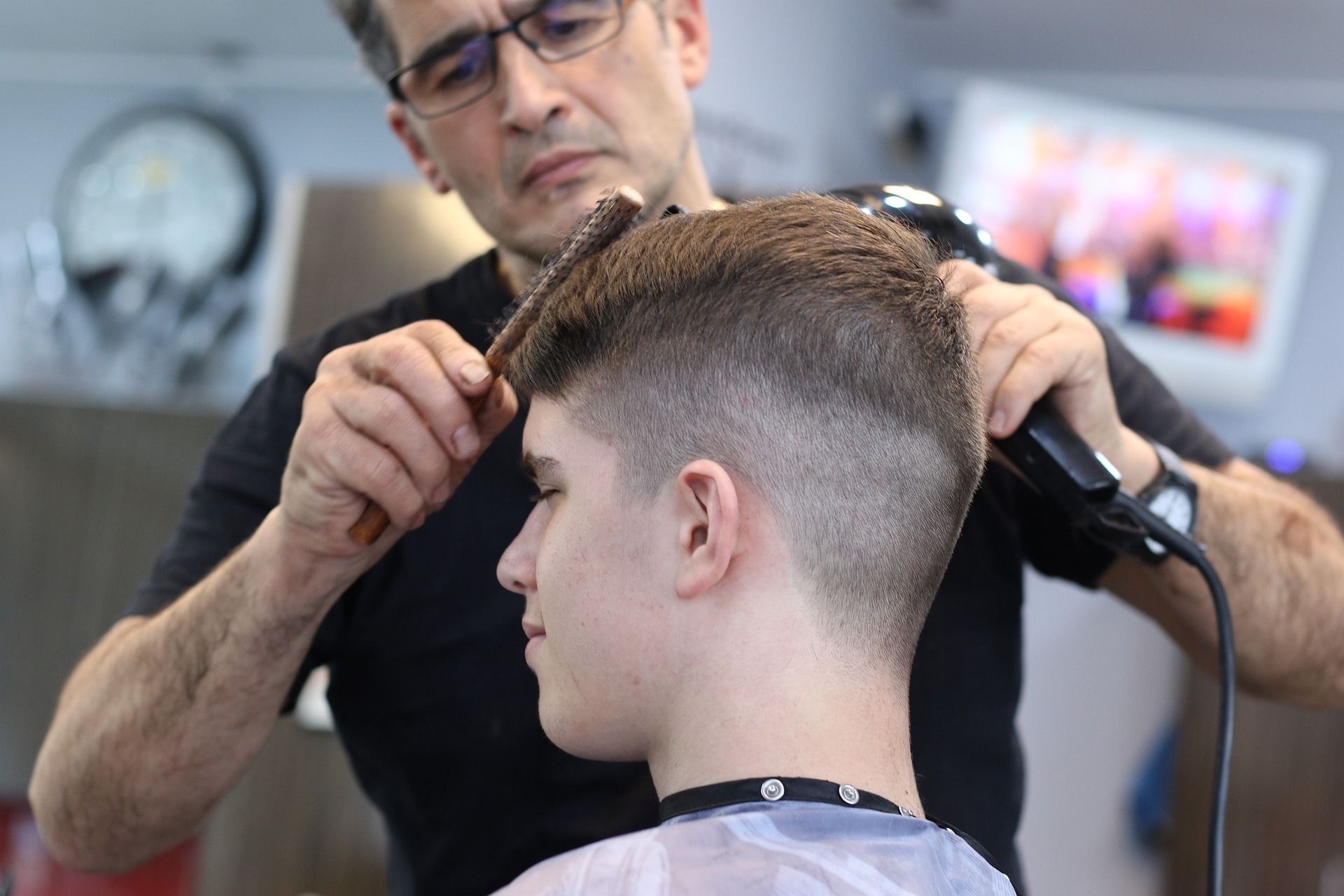 Ten Occupational Therapy tips for haircuts - Source Kids
